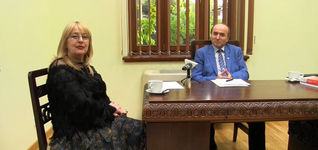 Prof. univ. dr. TUDOREL TOADER Rectorul Universității „Alexandru Ioan ...